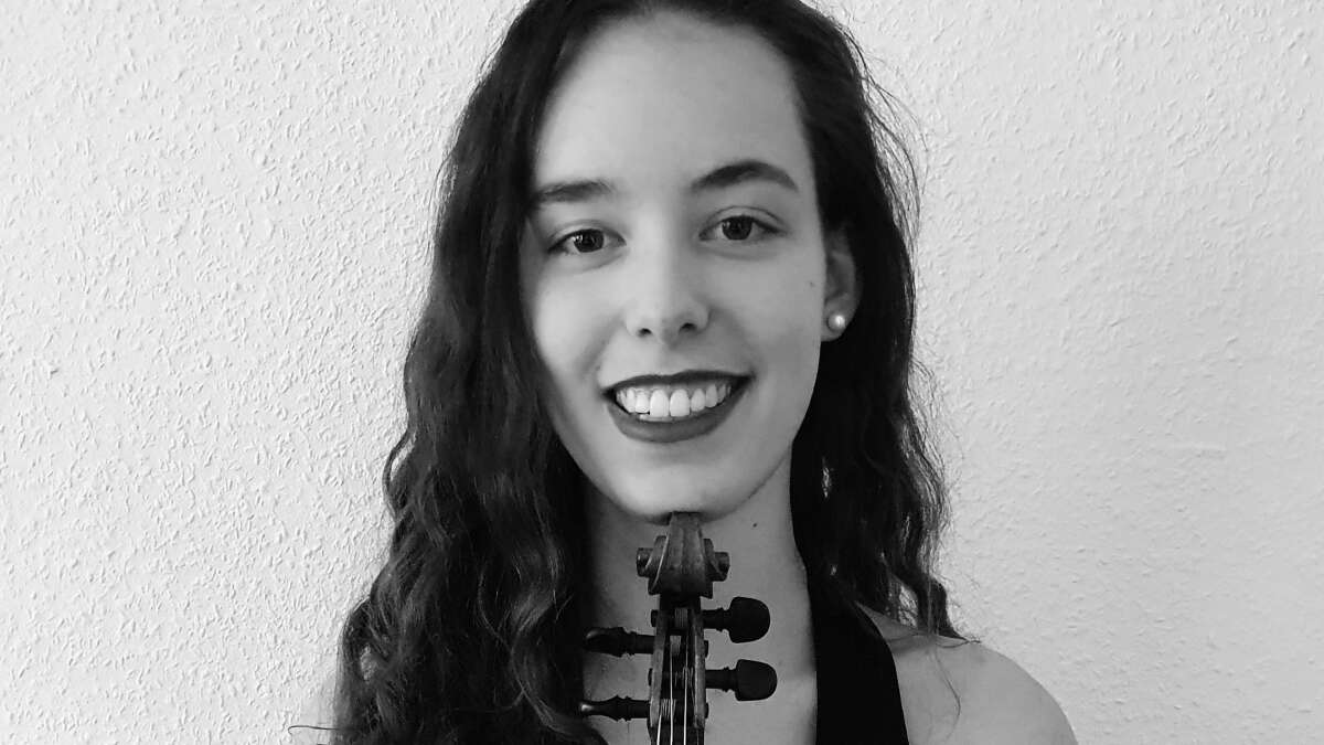 Konzerte von Elena Meyer und Clara Strobel in der Schweizer Kirche Emden und der ...