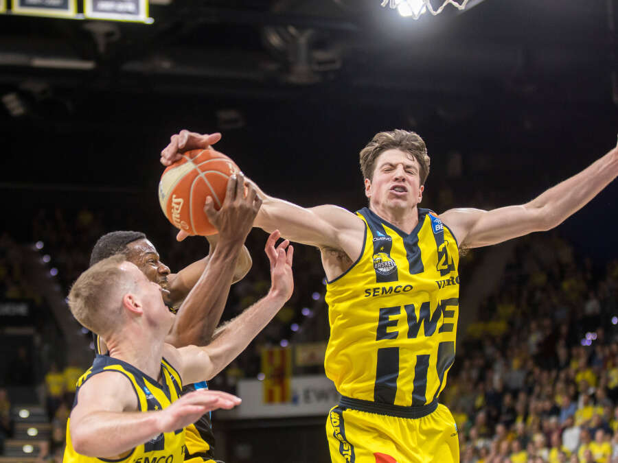 EWE Baskets Oldenburg gegen Riesen Ludwigsburg in Playoffs unter Druck
