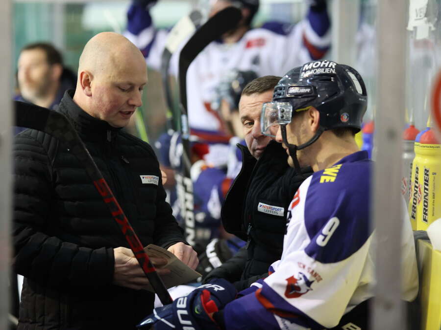 Eishockey: Das sagen Jadehaie des ECW Sande zum neuen Modus in ...