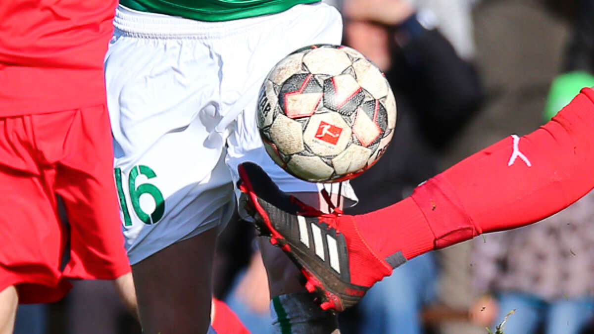 Fußball: Torjäger Henri Kossen bleibt Aufsteiger TuS Lutten erhalten