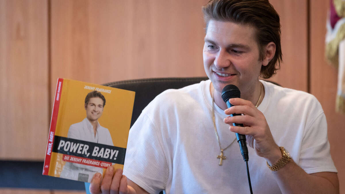 Jeremy Fragrance: Neues Buch „Power, Baby!“ – YouTube-Star aus ...