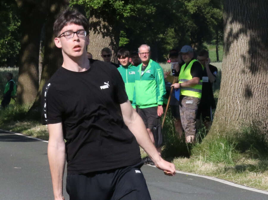 Kreismeisterschaft der Waterkant-Boßeler: Jugendliche aus Ammerland und ...