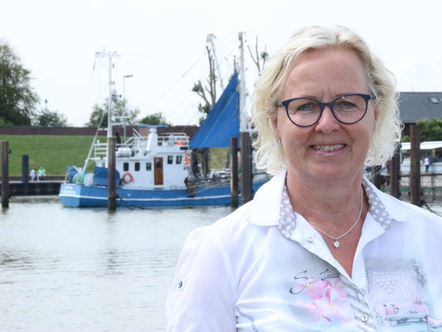 Werke für Kunstausstellung: Ina Korter lädt zum Malworkshop im Fedderwardersieler Hafen ein