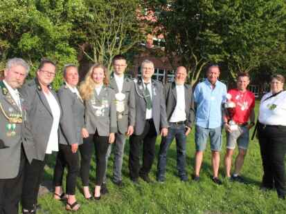 Schützenfest Carolinensiel: Florian Blanke ist der jüngste Schützenkönig