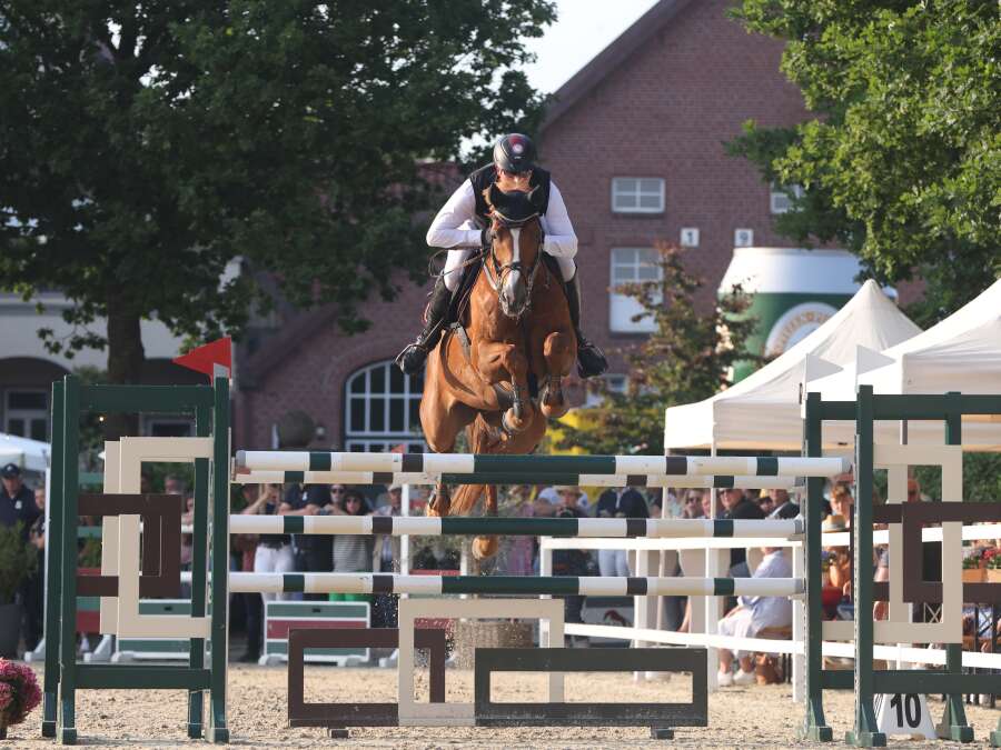 Reiten: Hendrik Sosath setzt sich gegen Patrick Bölle durch