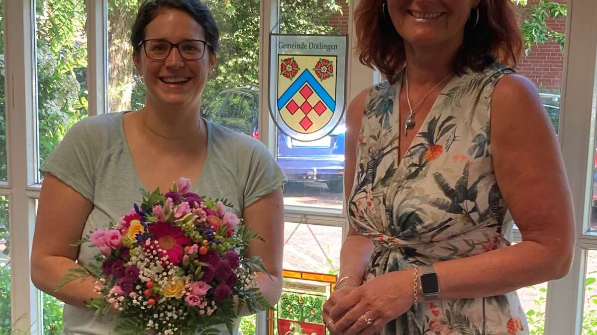Rathaus Neerstedt: Mona Ehmen jetzt Verwaltungsfachwirtin