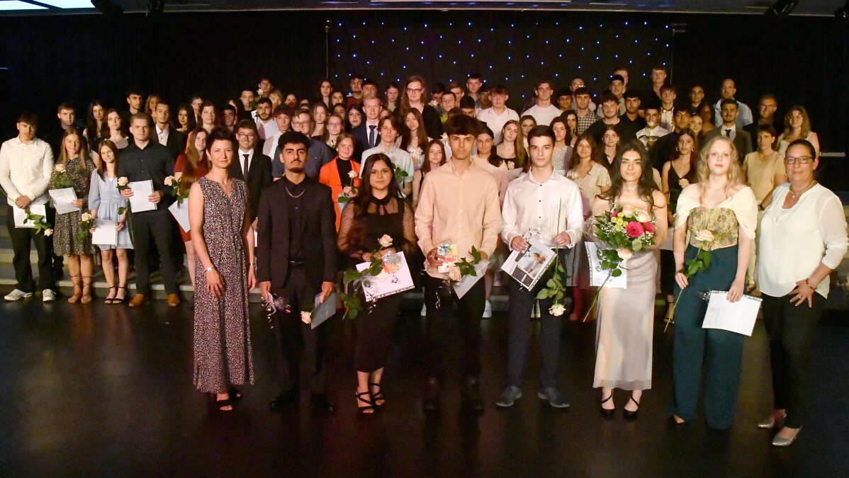 Graf-von-Zeppelin-Schule Ahlhorn: 87 Schülerinnen und Schüler verabschiedet