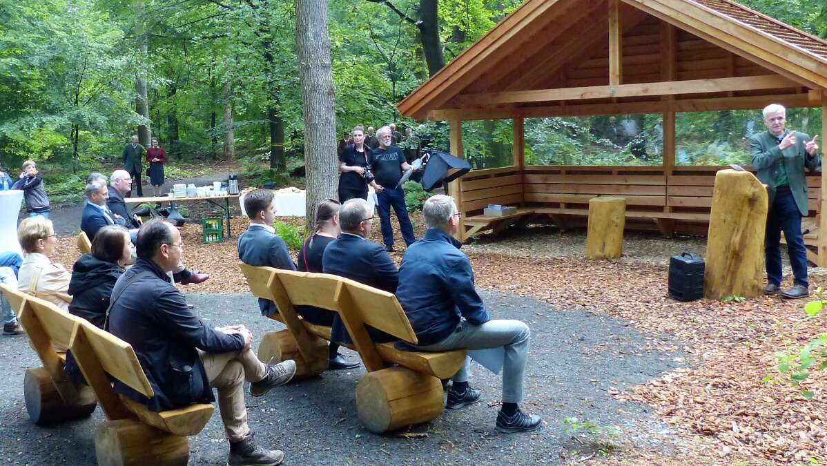 Bestattungskultur in Wittmund: Eröffnung von Friedwald im Wittmunder ...