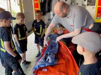 Johanniter Hude: Besuch beim Ortsverband bringt Kinder zum Staunen