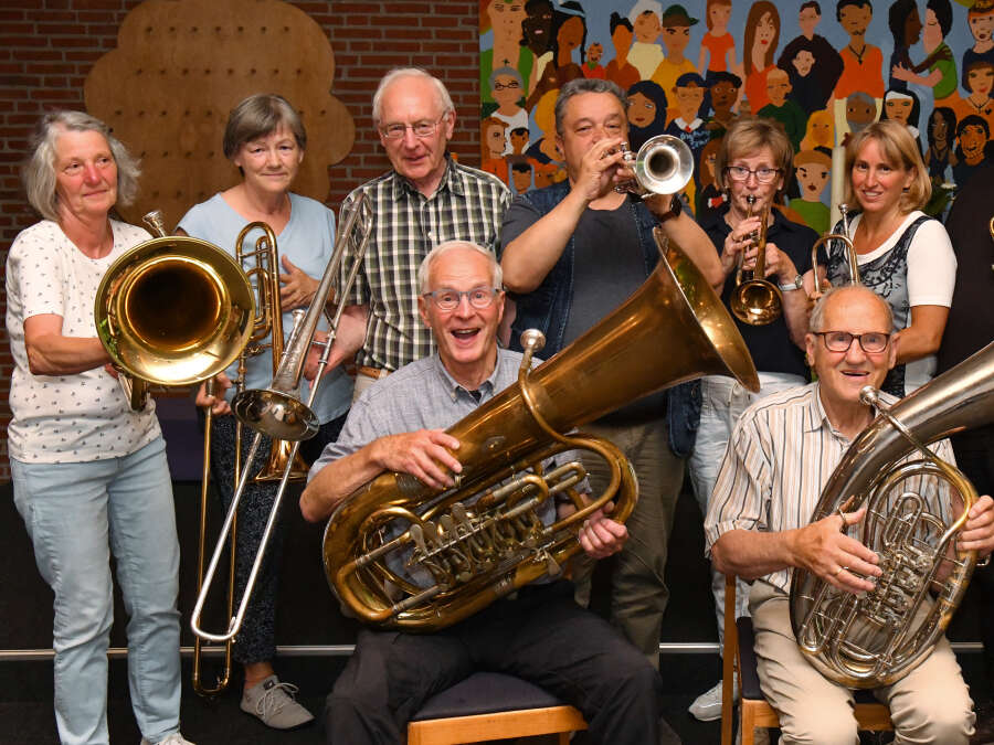 Kirche im Landkreis Oldenburg: Huder Bläserkreis feiert 30-jähriges ...