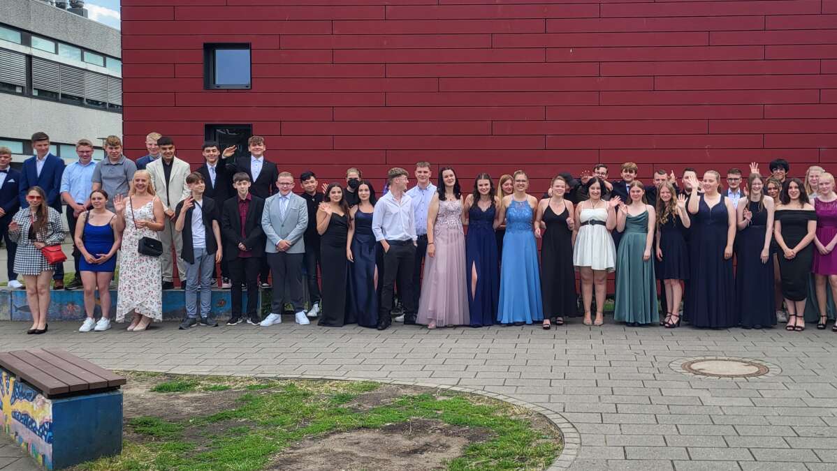 Rodenkirchen: Abschlusszeugnisse für 61 Oberschülerinnen und Oberschüler
