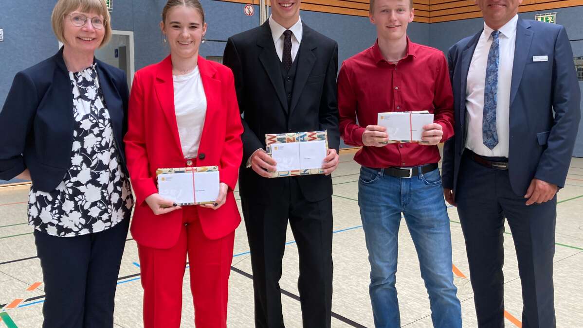 Abitur an der KGS Rastede: Größter Jahrgang feiert Abschluss