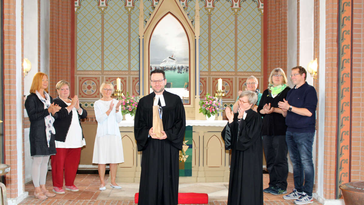 Kirche in Ostfriesland: Christian Neumann geht von Langeoog nach Norden