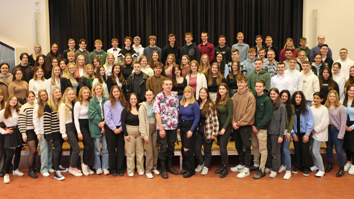89 Schüler des Neuen Gymnasiums Wilhelmshaven bestanden die Abitur ...
