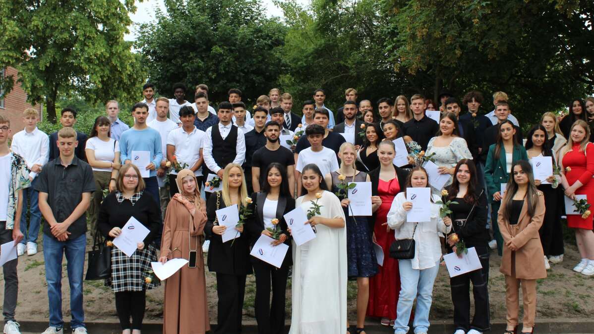 KGS Rastede: Absolventen des Hauptschulzweigs feiern Abschluss