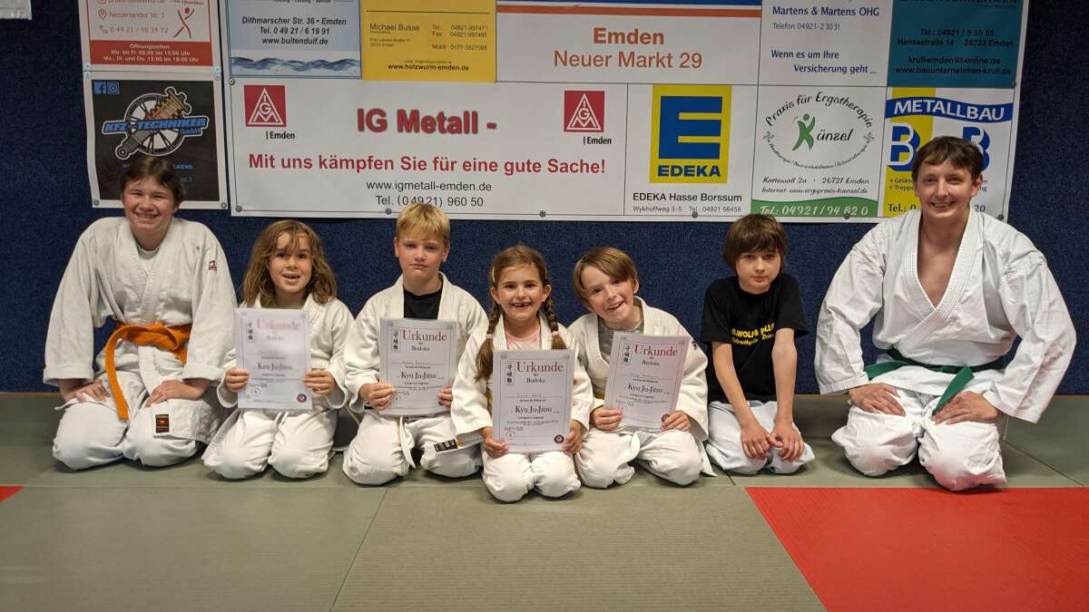 Judo-Club Emden: Die Jüngsten bestanden erfolgreich die Prüfungen zum 8 ...