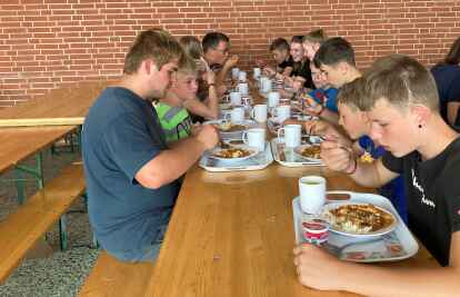 Wesermarsch Jugendfeuerwehren: Knut Hinz kocht für ein ganzes Zeltlager ...