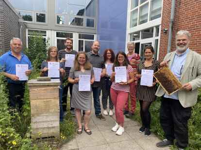 IGS Emden: Pädagogisches Imkern feiert Premiere als ostfrieslandweite ...