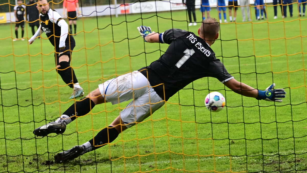 Fußball Ostfriesland-Cup: Middels scheitert gegen Esens im Elfmeterschießen
