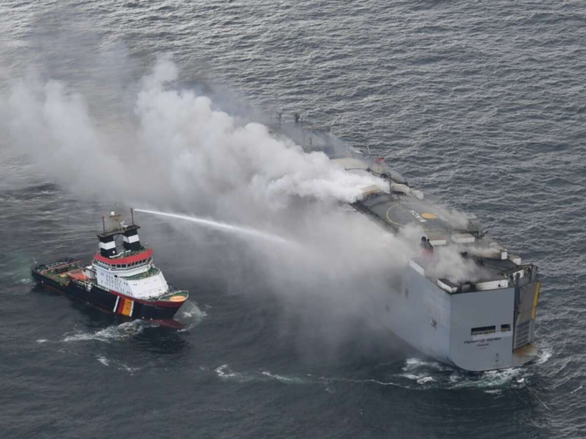 Feuer vor Ameland: Wie ein Schiffssachverständiger die Situation einschätzt