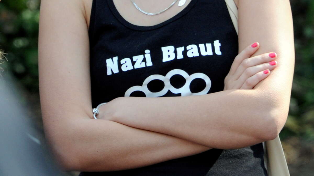 Ausstieg aus der rechten Szene: Beraterin von „Distance – Ausstieg ...