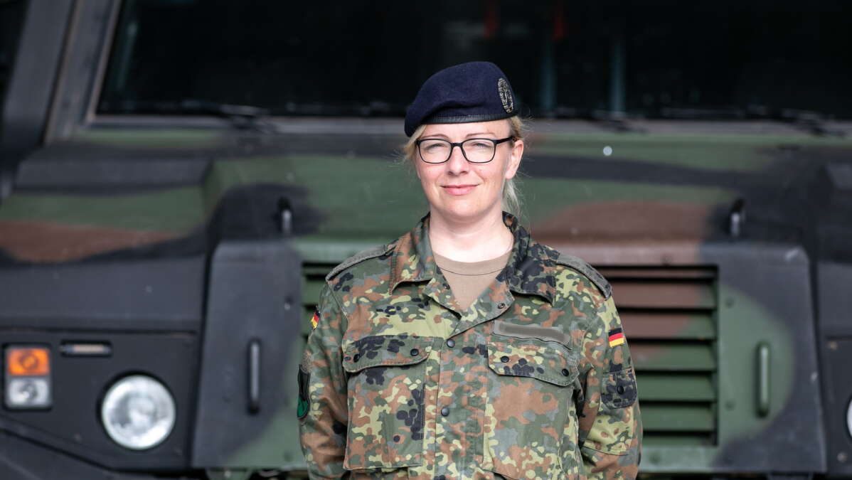 Objektschutzregiment der Luftwaffe „Friesland“: Der Schreibtisch ist ...