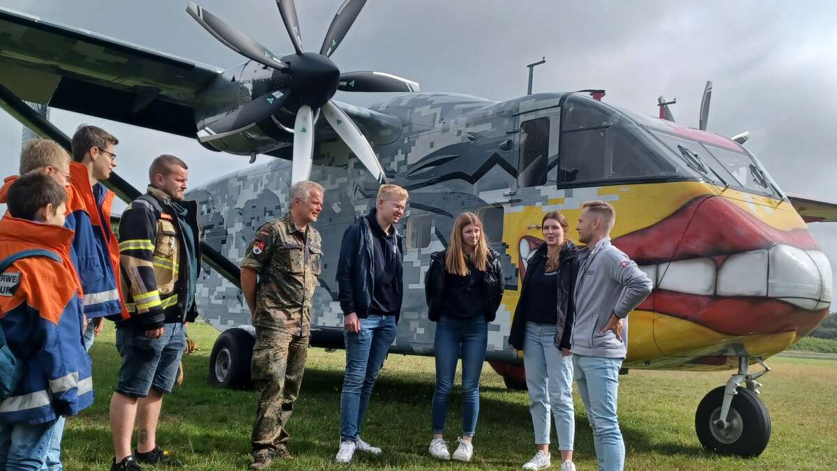 Feuerwehr-Nachwuchs aus Ramsloh in der Luft: Mit dem Pink-Flieger die ...