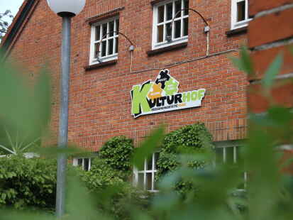 Weißer Ring bei Huder Frauentreffen: SoVD und VdK laden in Huder Kulturhof