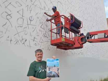 Wilhelmshaven, Südstadt: Wandgemälde mit Pink-Floyd-Motiv