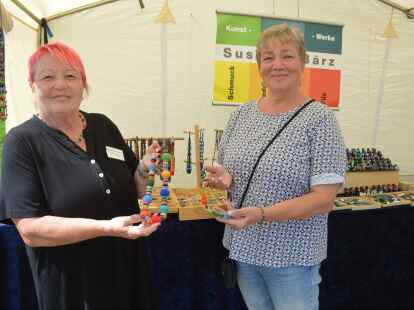 Kunst- und Handwerkermarkt in Schillig: Aussteller trotzen Regen