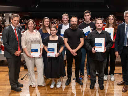 Beste Azubis im Oldenburger Land ausgezeichnet: IHK würdigt 113 sehr ...