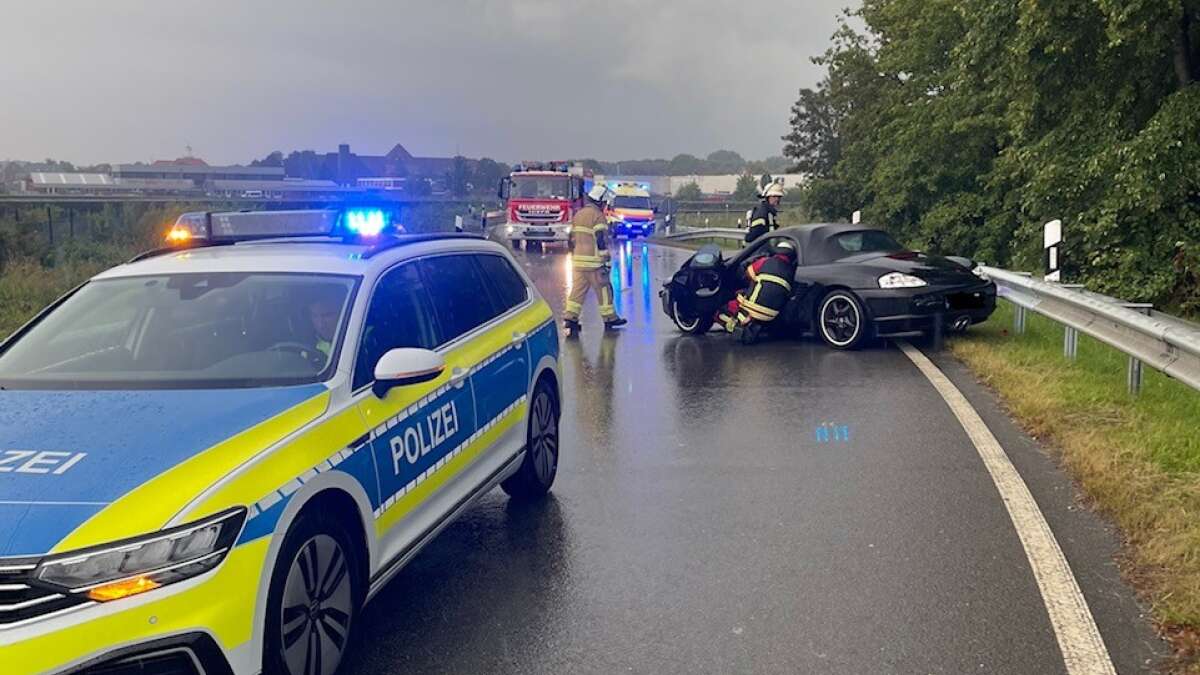 Unfall auf der A31 in Emden: Autofahrer schleuderte gegen die Leitplanken