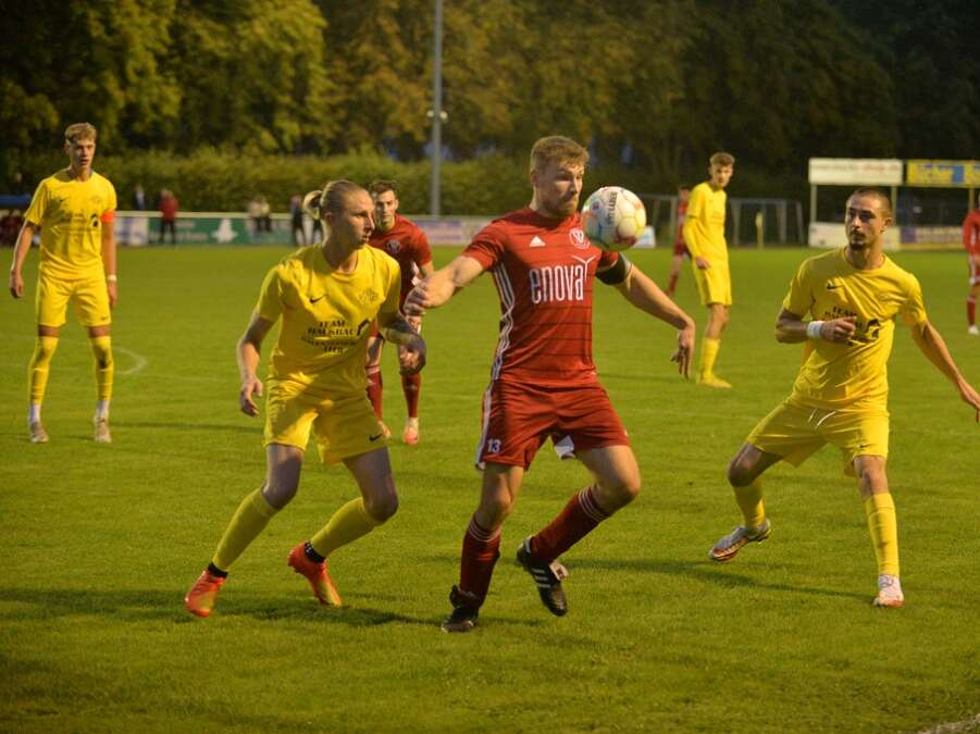 Fußball: Germania Leer gewinnt Spitzenspiel gegen Bunde