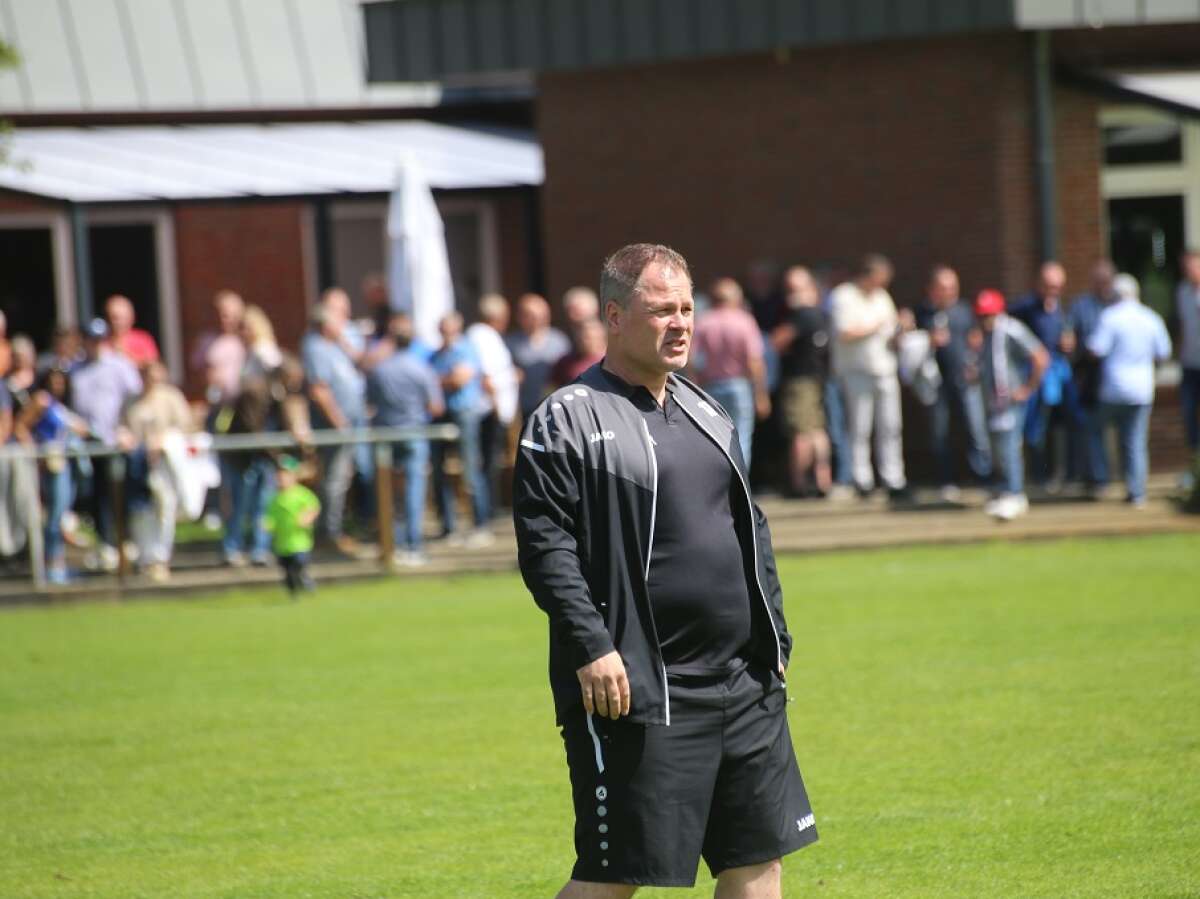 Fußball: Michael Ackermann legt Traineramt beim SV Tungeln nieder