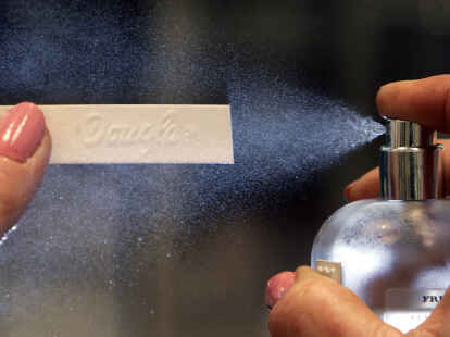 Tat in Cloppenburger Drogerie: Parfum-Diebstahl wird für Pärchen teuer