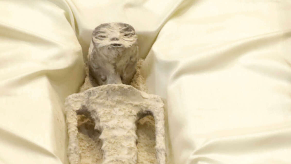 Aliens und Außerirdische: Journalist präsentiert in Mexiko angebliche Alienleichen