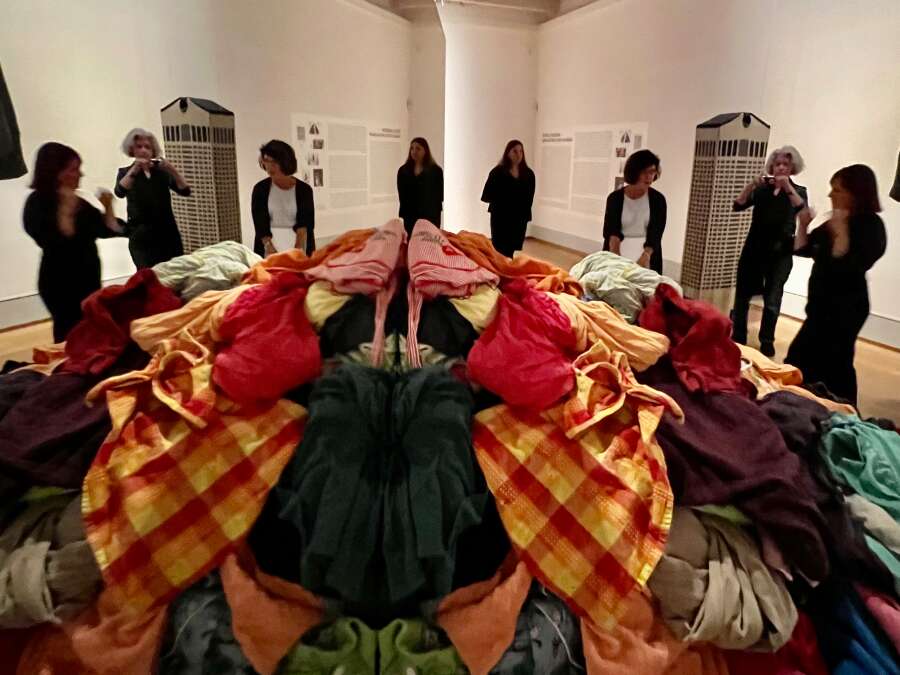 Kunsthalle Emden präsentiert eine große „Stoffsammlung“