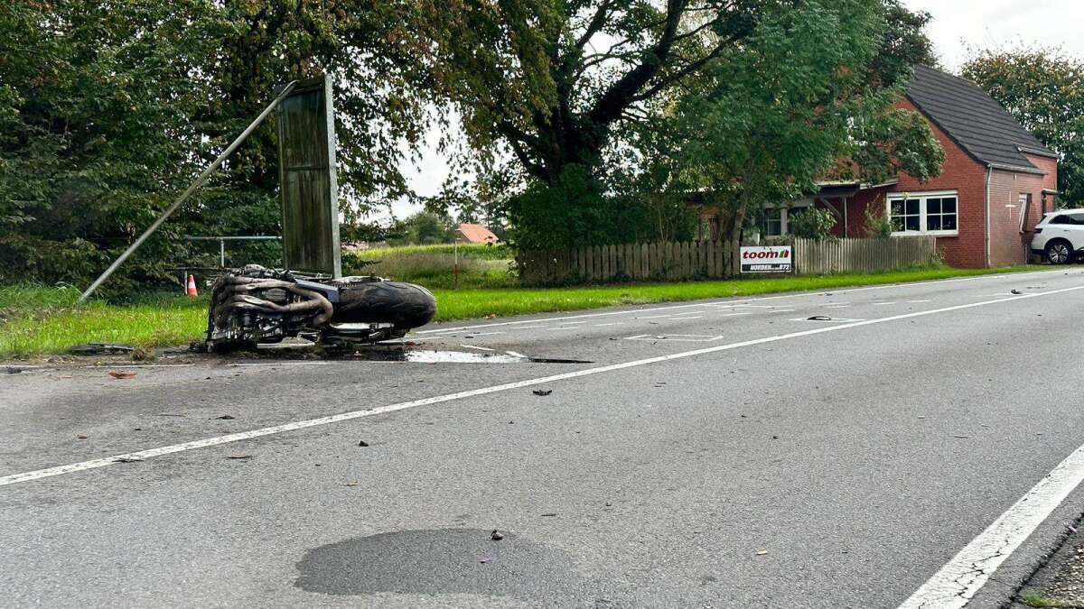 Nach tödlichem Motorradunfall in Upgant-Schott – Polizei sucht nach einem Zeugen