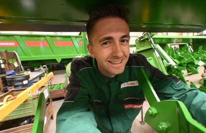 Azubis im Oldenburger Land geehrt: Malin Suhr und Marvin Schöler sind ...