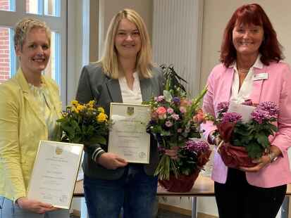 Rathaus Neerstedt: Zwei Mitarbeiterinnen seit 25 Jahren dabei