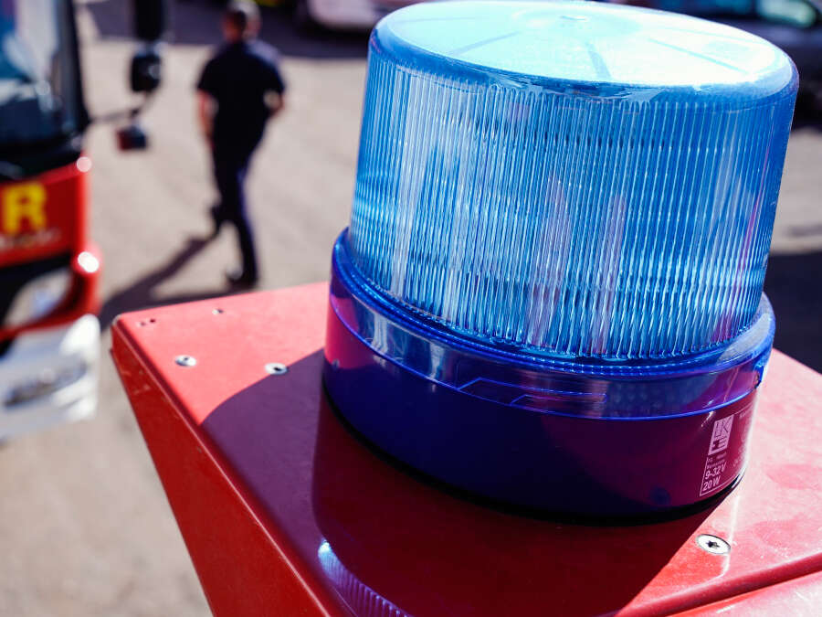 Kurioser Einsatz in Emden: Feuerwehr kam Kind mit Seitenschneider zu Hilfe