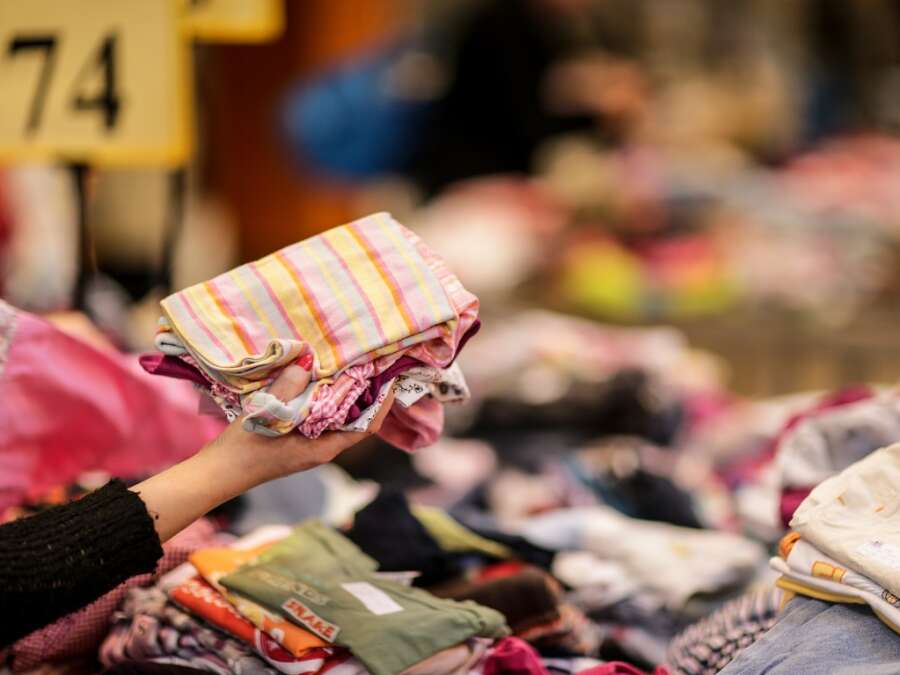 Börse „Rund ums Kind“ in der Weberei Varel: Von Winterkleidung bis ...