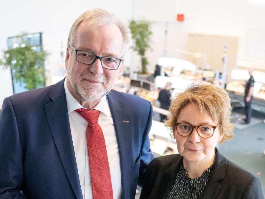 Polizei Oldenburg: Innenministerin Behrens hält weiter zu Präsident ...