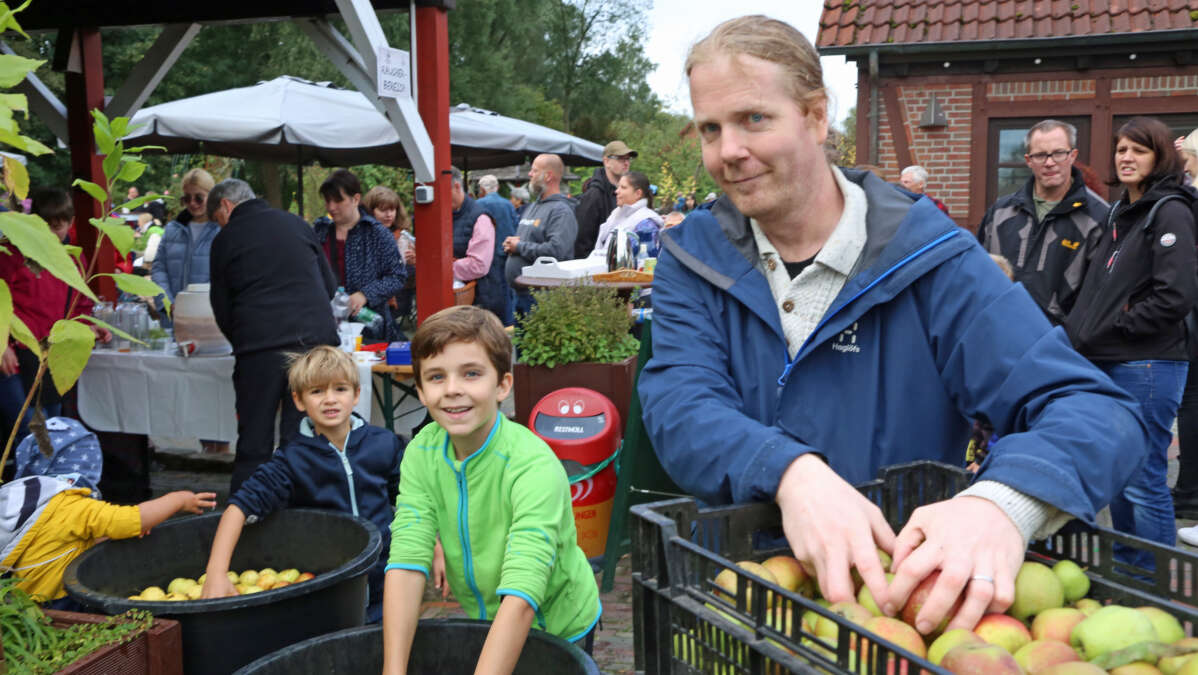 Das Apfelfest im Wilhelmshavener Störtebeker Park war ein Besuchermagnet