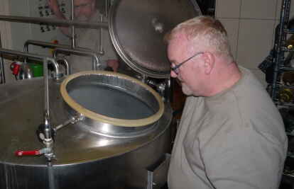 Altstadtbrauerei Marienbräu in Jever: Hobbybrauer brauen traditionellen ...