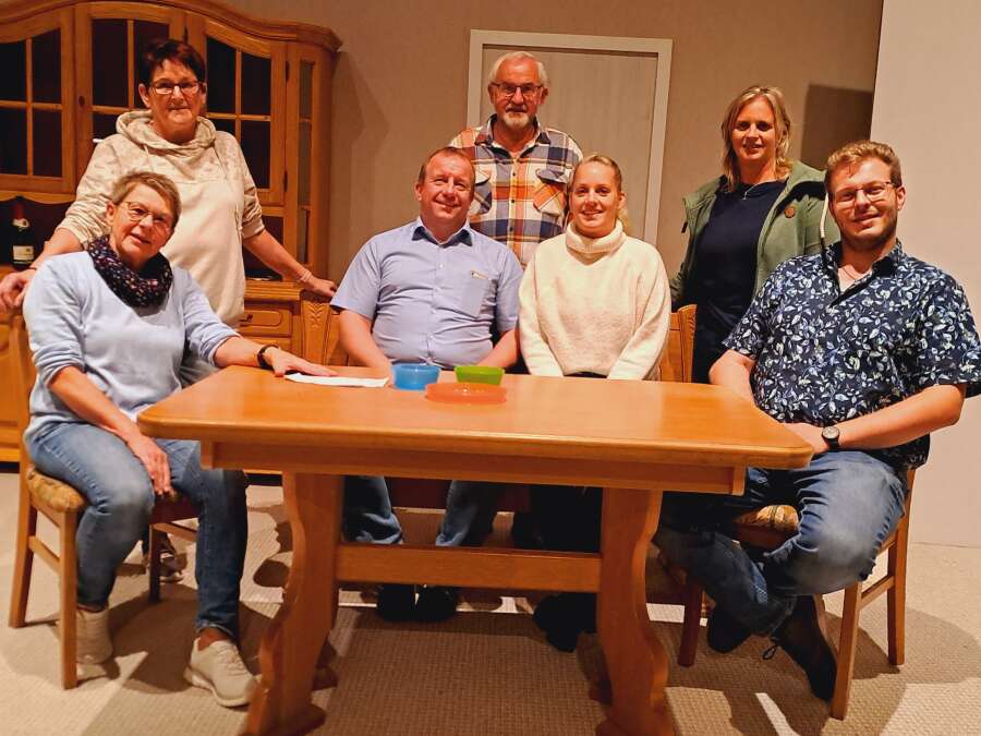 Theater in Dunum und Esens: Spielschar Dunum spielt „Endlich Sluss mit ...