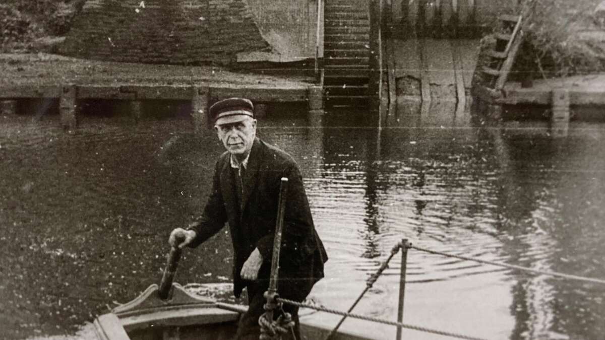 Oldenburg: Fährmann Heini vom Stau auf großer Fahrt