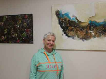 Kunst in der Cliner Quelle: Künstlerin Birgitt Ihnen aus Carolinensiel ...