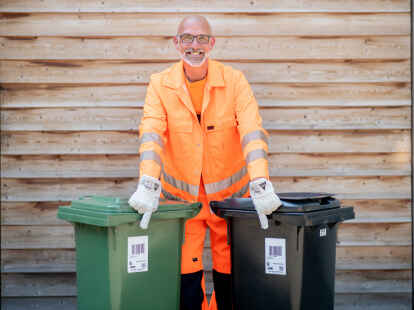 Neue Aufkleber mit Strichcode vom AWB für Mülltonnen in Oldenburg