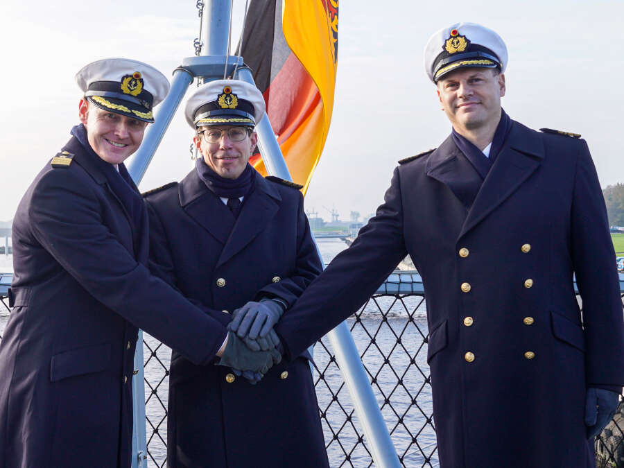 Verteidigung in Wilhelmshaven: Besatzung F125 „Foxtrot“ hat neuen Kommandanten